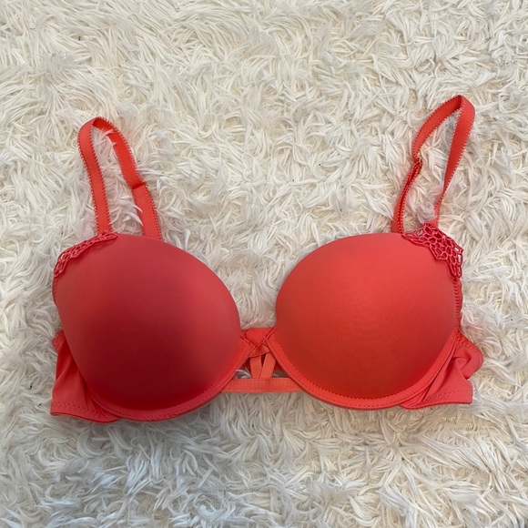 Daisy Fuentes | Intimates & Sleepwear | Daisy Fuentes Bras | Poshmark